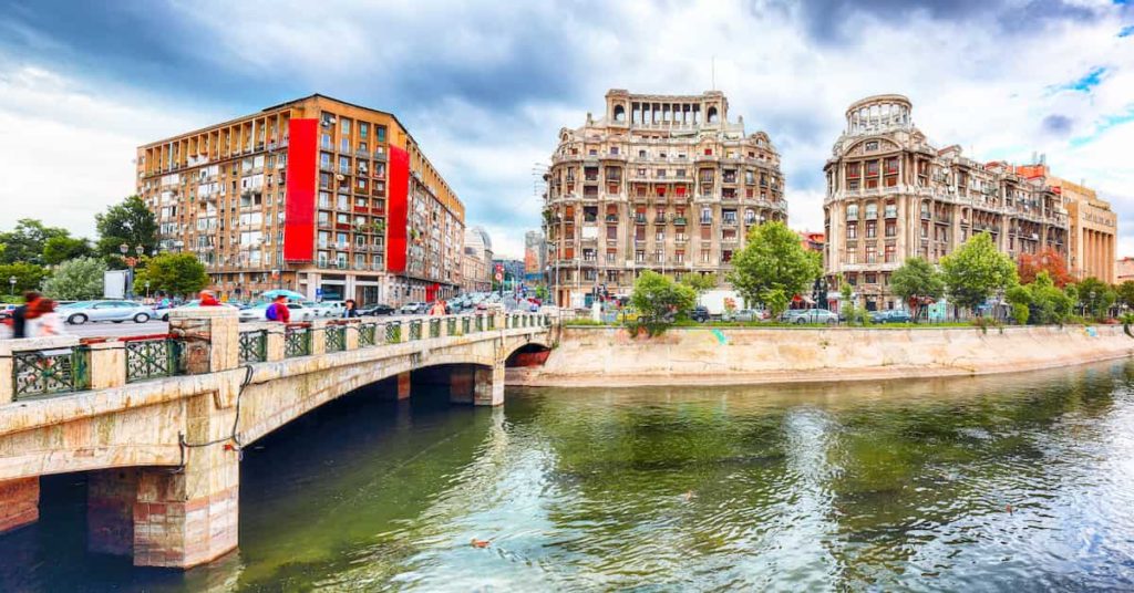 Läs om turism i Bukarest - Bästa ställen att se